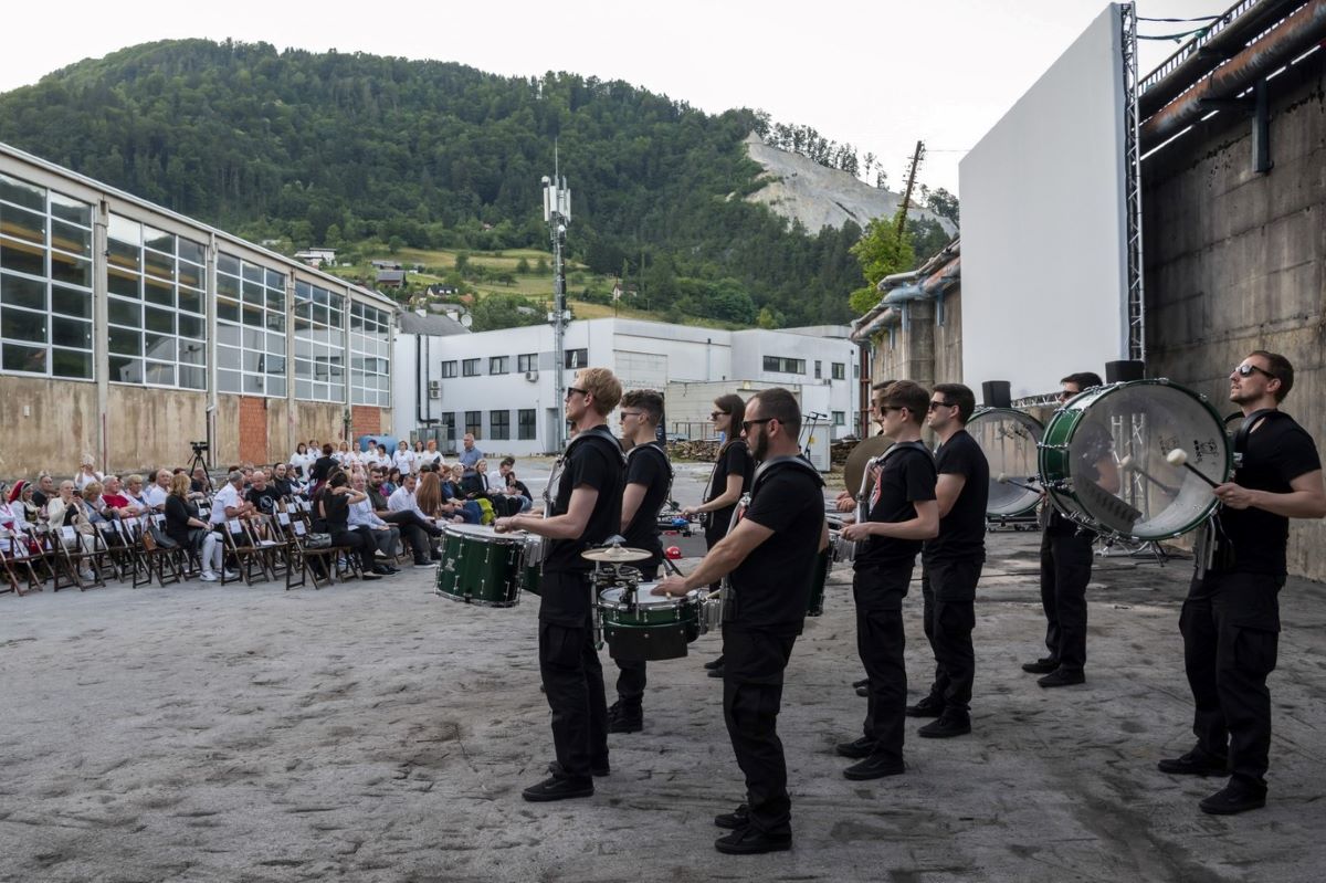 Kamerat odprt - Savus